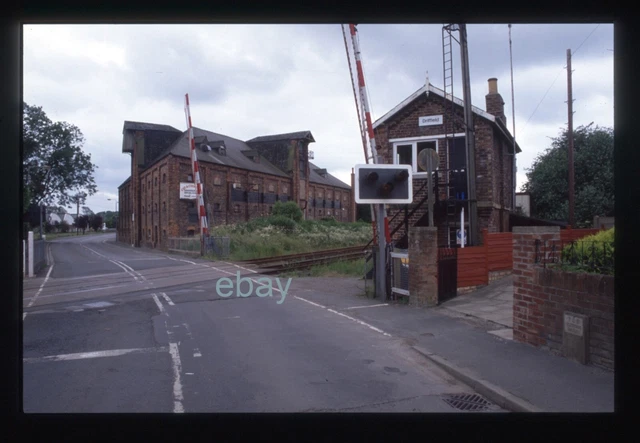 ORIGINAL 35MM SLIDE - Driffield Level Crossing & Signal Box - 5/ 2000 £ ...