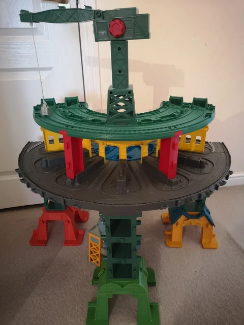 THOMAS TANK ENGINE And Friends Super Station Complete Track £59.99 ...