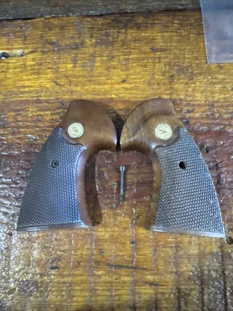 FACTORY COLT PYTHON 2nd Gen Wood Grips Target OEM Gold Medallions. (161 ...