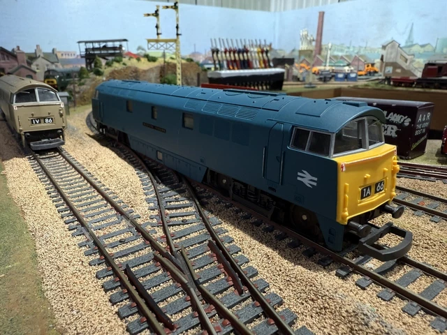 LIMA CLASS 52 Diesel Loco Western Renown BR Blue D1071 Newly Serviced £ ...