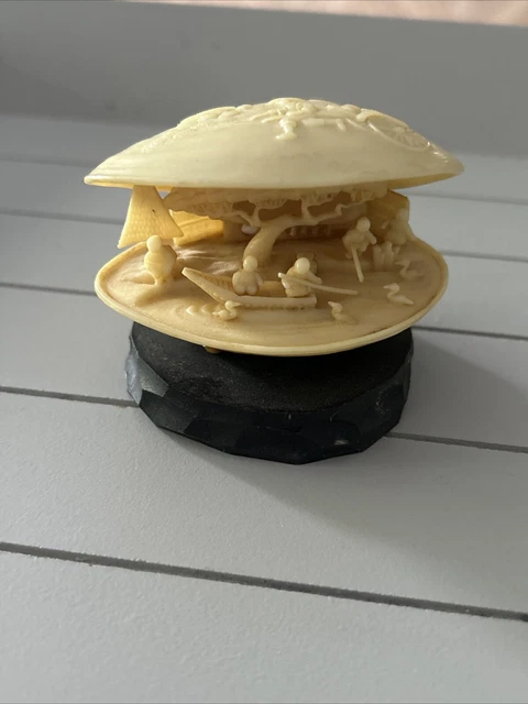 VINTAGE CARVED CELLULOID Clam Shells Diorama Asian Scene Japan £18.95 ...