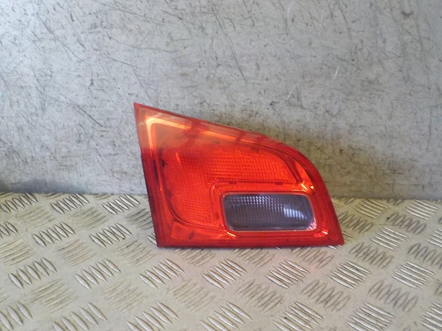 VAUXHALL ASTRA ESTATE Inner Rear Tail Light On Tailgate Passenger Side ...