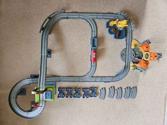 CBEEBIES CHUGGINGTON ALL Around Interactive Talking Train Set £11.99 ...