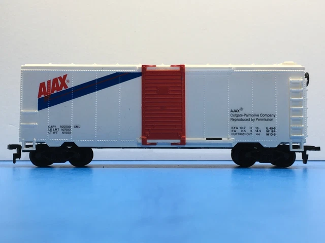 HO SCALE &AJAX& 40 Foot Freight Train Box Car / Sliding Doors / Life ...
