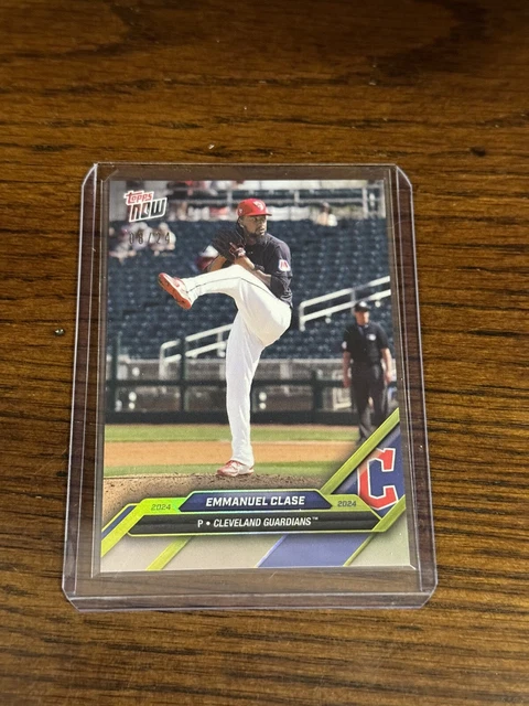 EMMANUEL CLASSE GUARDIANS 2024 TOPPS NOW ROAD TO OPENING DAY Foil oro ...