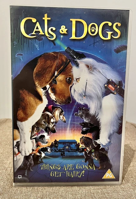 CATS AND DOGS - Warner Bros VHS Ex-Rental 2001 (PG) £10.00 - PicClick UK