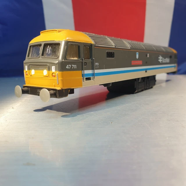 HORNBY OO CLASS 47 'Greyfriars Bobby' body shell & chassis! £29.99 ...