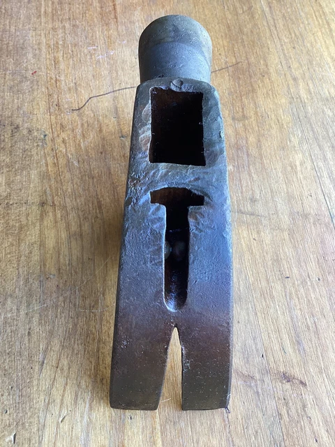 VINTAGE CHENEY BEARING Nail Holder Claw 28 Ounces Hammer Head Made In ...