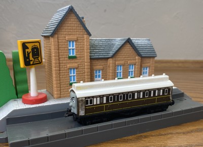 THOMAS TANK ENGINE & Friends Old Slow Coach Die-Cast Engine Gullane ...