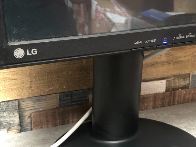 LG FLATRON MONITOR L1742PP Adjustable Height & Tilt With Power Lead £34 ...