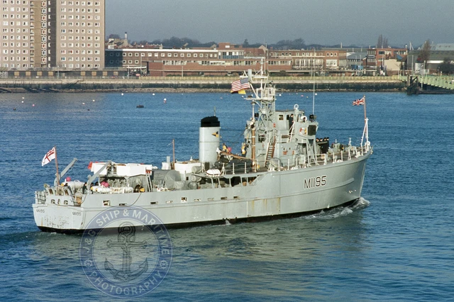 Royal Navy Ton Class Minesweeper Hms Wotton M1195 6x4 10x15