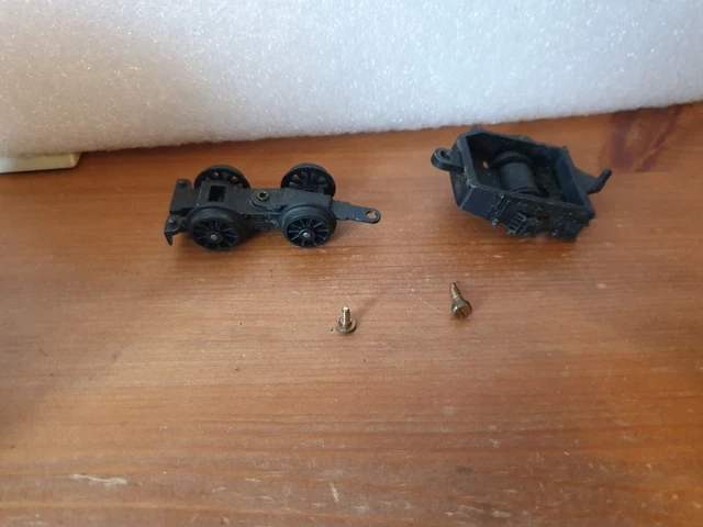 TRI-ANG HORNBY LNER A1 A3 Flying Scotsman bogie and pony truck with ...