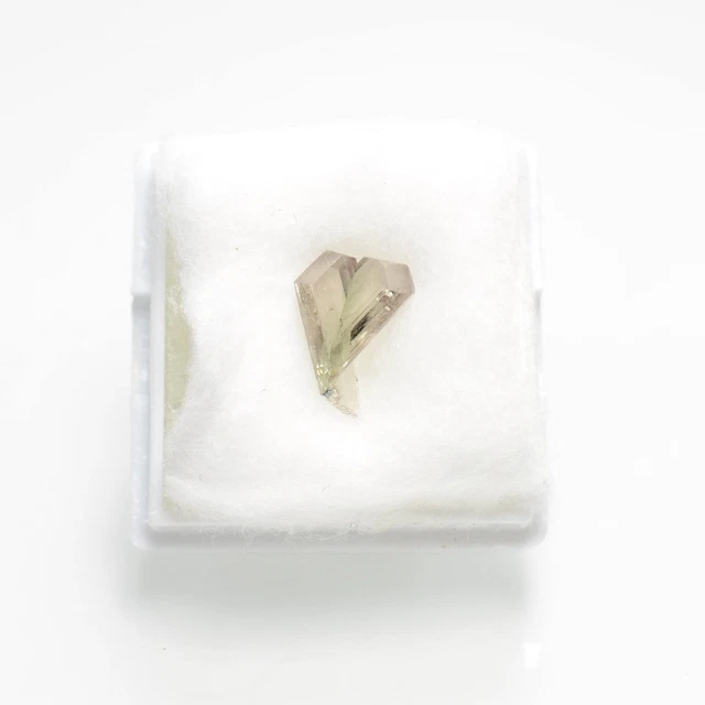 DIASPORE MACLE EN v - Milas, Pinarsik, Province de Muğla, Turquie EUR ...