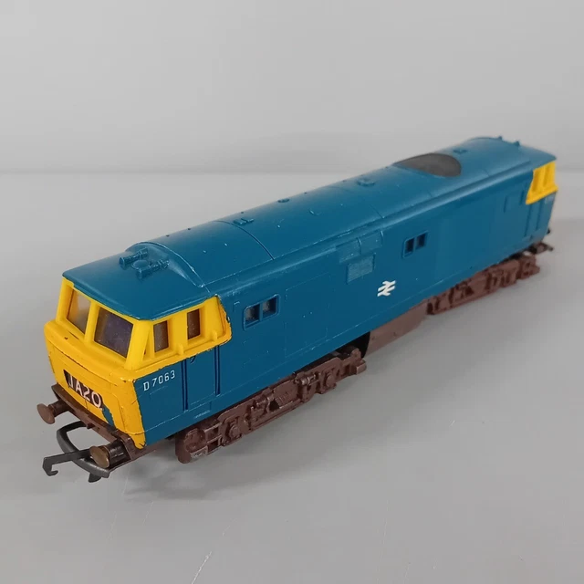 TRAIN MODÈLE RÉDUIT Triang Hornby R.758 BR D7063 locomotive de calibre ...