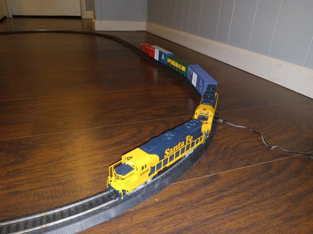 VINTAGE SANTA FE Life-Like Diesel Blaster HO Scale Electric Train 72x36 ...