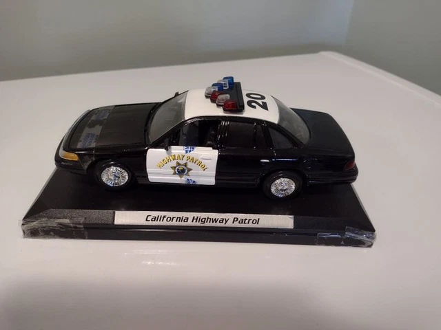 MOTORMAX CALIFORNIA HIGHWAY Patrol CHP Ford Crown Victoria 1:24th scale ...