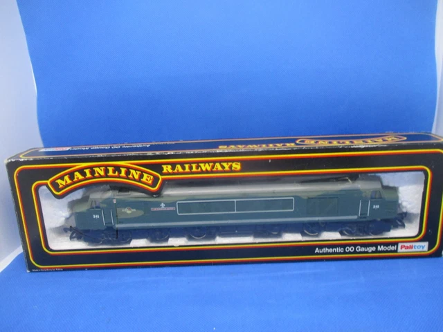 MAINLINE RAILWAYS TYPE 4 CD1 Diesel Loco. THE MANCHESTER REGIMENT D49 ...