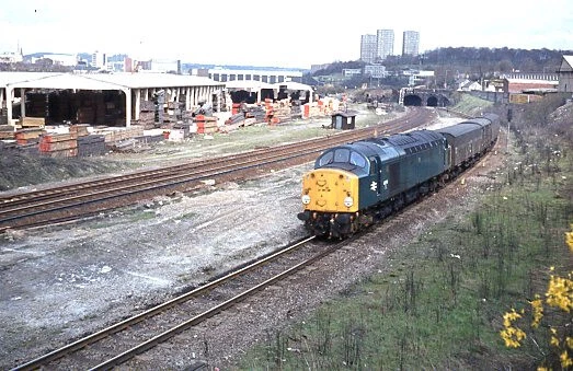 ORIGINAL COLOUR SLIDE of 40119 BR class 40 diesel loco £2.50 - PicClick UK