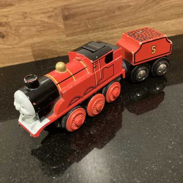 THOMAS THE TANK Engine Brio Wooden Railway 2001 james battery operated ...