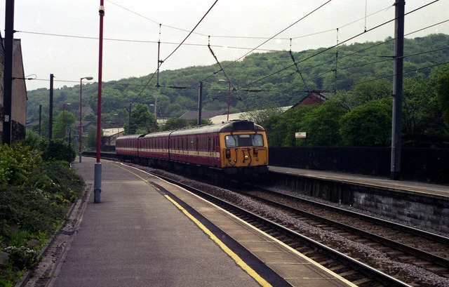 RAILWAY PHOTO - Keighley station c2001 £2.00 - PicClick UK