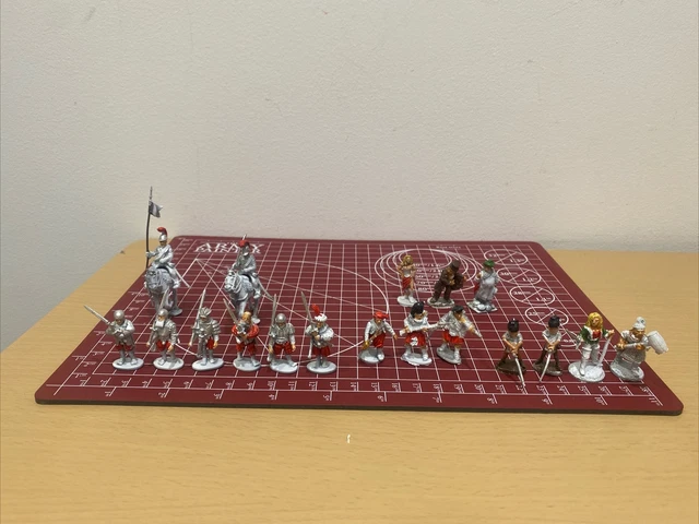 MINIATURE ARMY CAVALRY Infantry Swordsman Table ToP Games Plastic and ...