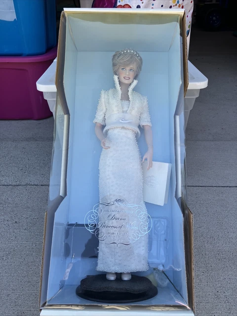 The Franklin Mint Diana Princess Of Wales Porcelain Portrait Doll Pearl Dress Eur 3768