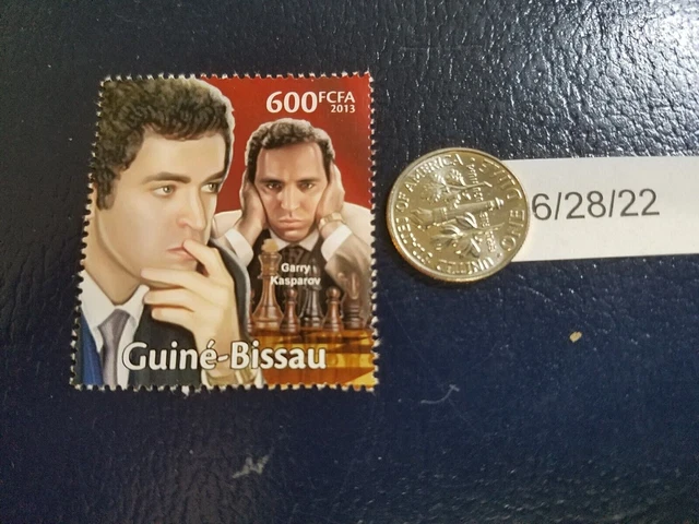 GARRY KASPAROV CHESS Grandmaster 2013 Guine-Bissau Perforated Stamp (c ...