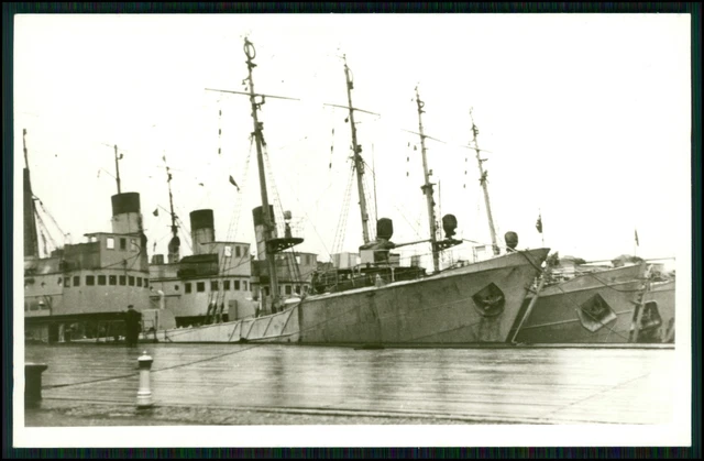 FOTO AK HAFENMOTIV mehrere U-Boot Unterseeboot Jäger 12. Flottille ...