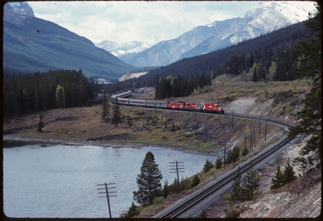 BH.BI02.CP1324 ORIGINAL COLOUR Slide CP Rail SD40-2 #5668 at Stephen ...