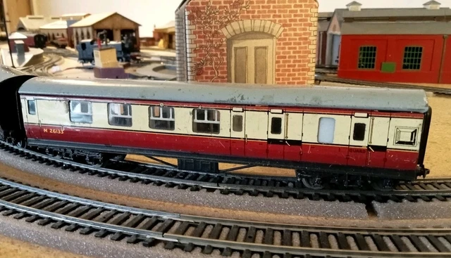 OO HORNBY DUBLO Meccano tinplate BR 3rd-class brake coach in crimson ...
