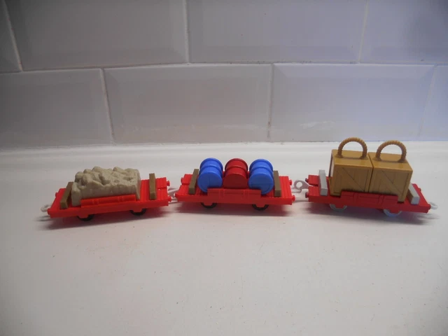 TOMY TRACKMASTER THOMAS the tank engine flatbeds and cargo £8.99 ...