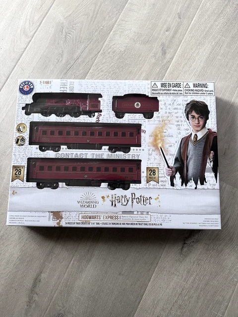HARRY POTTER HOGWARTS Express Train Set LIONEL Wizarding World 28pc 7 ...