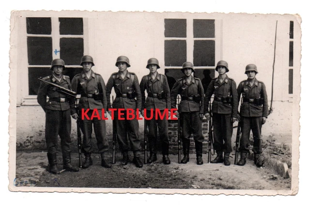 2 WK FOTO Lyon 1944. Deutsche Luftwaffe Soldaten, 6. Fallschirmjäger D ...