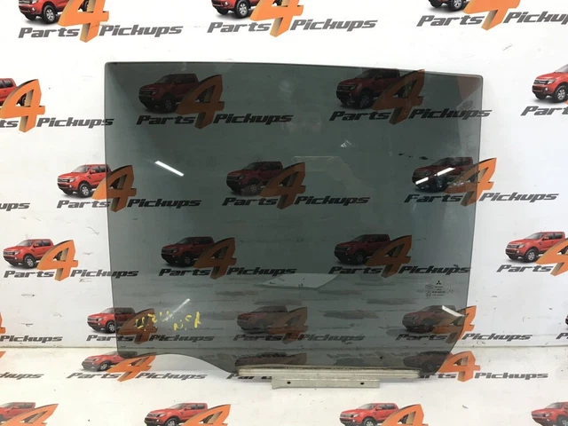 MITSUBISHI L200 KB4 Center Rear Opening Window 2006-2010 £60.00 ...