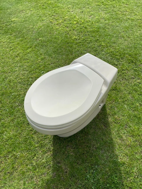 AVOCADO BACK TO Wall Wc, Bidet And Semi-Recessed Basin Complete With ...