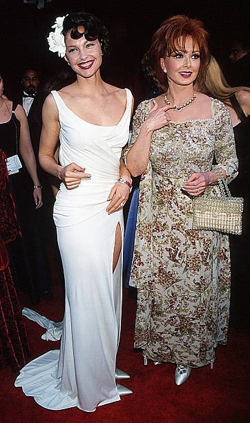 ASHLEY JUDD AND Naomi Judd 1990s Historic Old Photo $10.00 - PicClick AU
