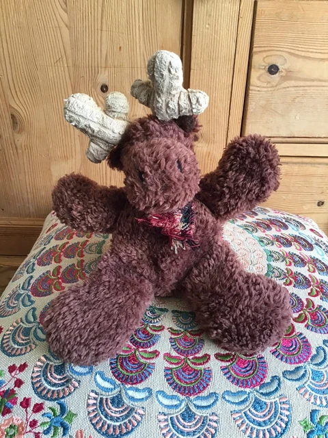 RUSS BERRIE ANTLER Brown Moose Elk Reindeer Scarf Soft Plush Toy 8 ...