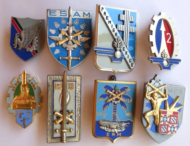 MATERIEL - LOT De 8 Insignes - EUR 27,00 - PicClick FR
