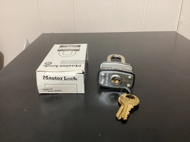 MASTER LOCK (KEY#3373) Laminated Padlock 1 9/16” Wide 2” Shackle Length ...