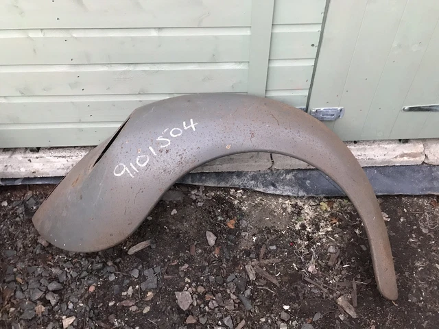 VW BEETLE REAR Wing. Looks Genuine VW NOS 1300 1302 1303 72-73 Rhs £20. ...