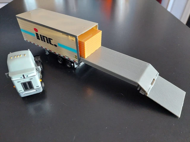 CARS DISNEY PIXAR - Chet Boxkaar hauler Camion Truck EUR 78,00 ...