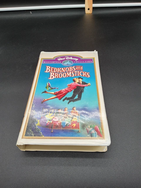 WALT DISNEY MASTERPIECE Collection Bedknobs And Broomsticks Clamshell VHS £3.19 - PicClick UK