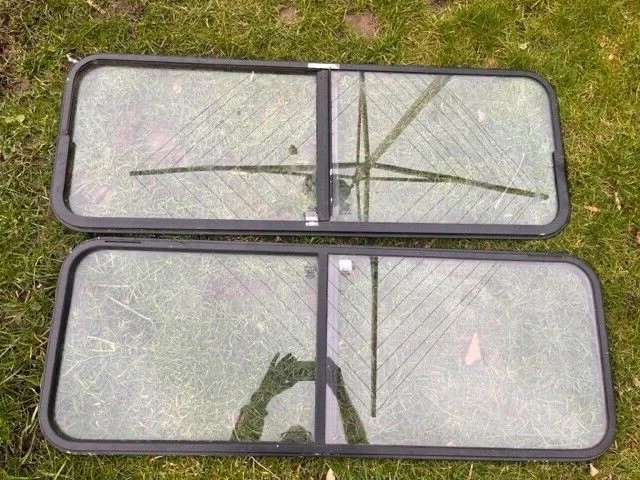 LAND ROVER SERIES Deluxe Side Sliding Windows Clear Glass - Pair £120. ...