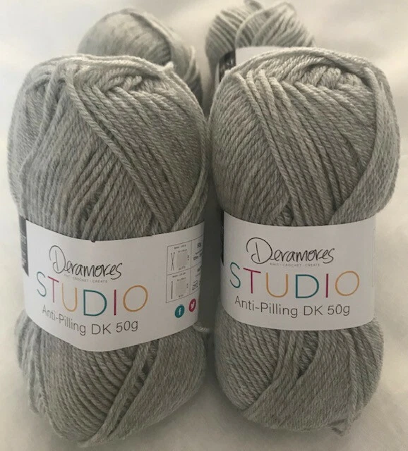 200G DERAMORES SLATE GREY STUDIO YARN DK Anti Pilling 4x 50g BALLS Anti ...
