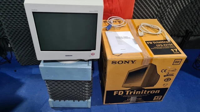 MONITOR CRT SONY trinitron multiscan E215 vintage retrogaming tubo catodico 17" EUR 250,00 ...