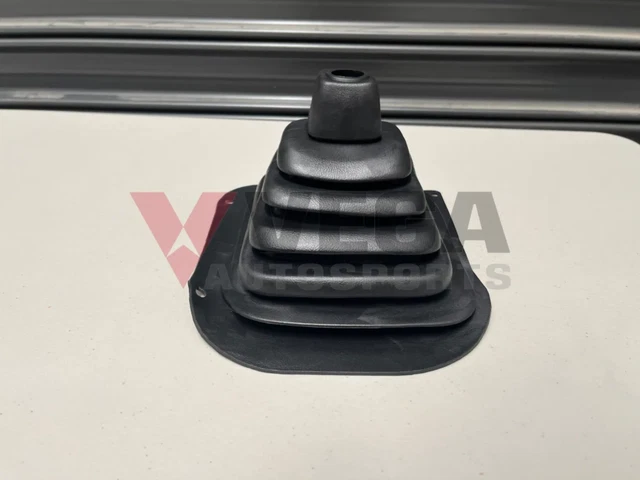 GEAR LEVER RUBBER Boot suitable for Nissan Patrol GQ/Y60 74963-06J00 ...