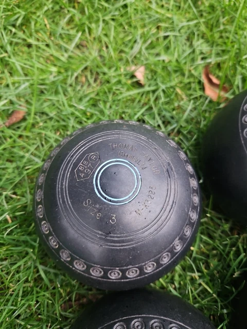 THOMAS TAYLOR LIGNOID Size 3 Black Lawn Bowls Set of 4 £50.00 - PicClick UK