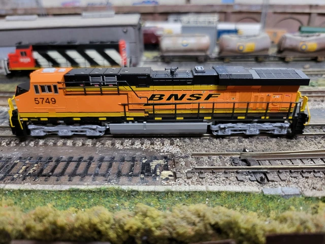 176-8940DCCS KATO N Scale GE ES44AC BNSF "Swoosh" Locomotive DCC Sound BNIB EUR 281,80 - PicClick FR