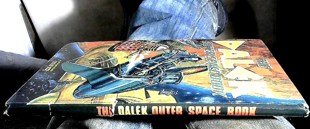 THE DALEK OUTER BOOK (1967) 3rd annual in series Dr.Who BBC (published ...