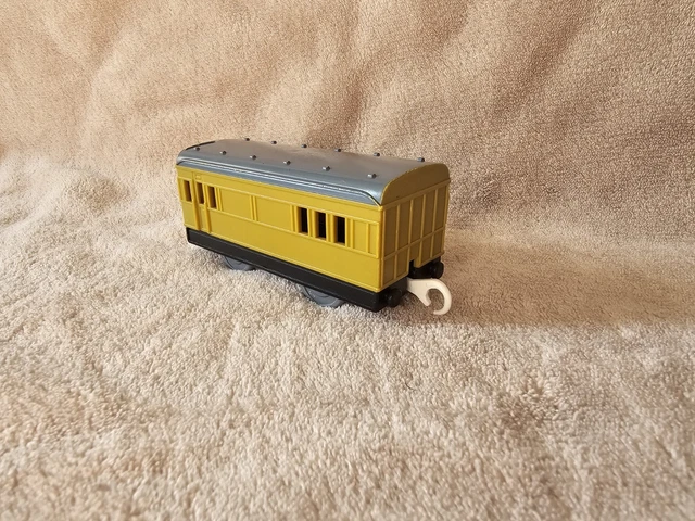 TOMY TRACKMASTER THOMAS And Friends Splatter And Dodge Coach B96 £9.04 ...